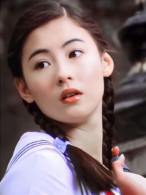 Cận Cảnh Nhan Sắc Hồi Mới Ra Mắt Của Trương Bá Chi