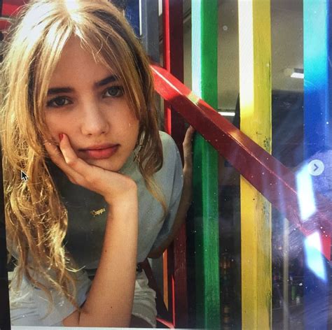 Pin By Awwfinn On ℰℤℤⅈℰ Hairstyles With Bangs Hair Styles Hair