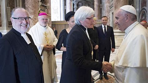 Schwedens Erzbischöfin Zum Gottesdienst Mit Dem Papst In Lund Domradio De