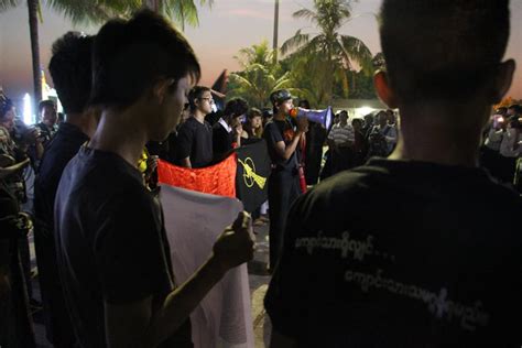 ေဒၚခင္၀င္းေသဆုံးမႈ အျမန္ဆုံးေဖာ္ထုတ္ေပးရန္ ဆႏၵျပပြဲမ်ား ျပဳလုပ္ ဓာတ္ပုံ