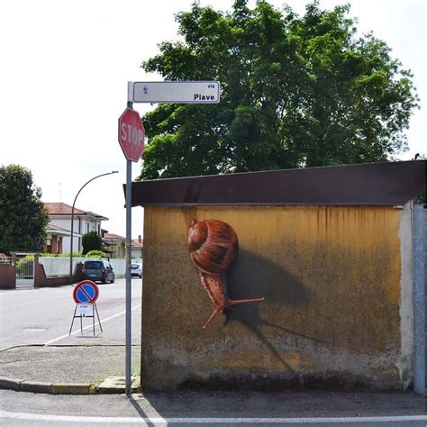 30 Esempi Di Street Art 3d Che Interagisce Con Lesterno Grazie Allartista Italiano Caiffa Cosimo