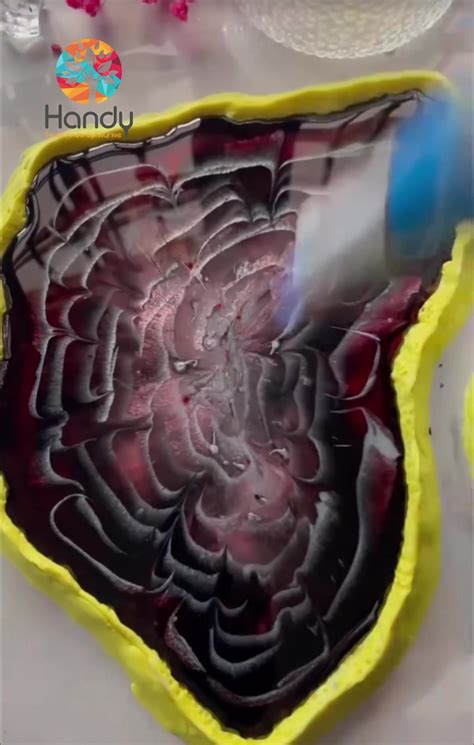 😍😍😍epoxy урлал 😍😍😍 Шингэн шил өнгө будаг бүгд бэлэн худалдаалагдаж байна Та бас хүргэлтээр авч