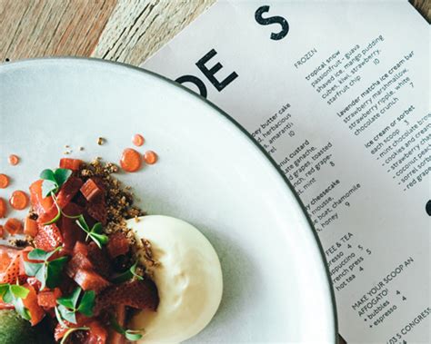 Desain Brosur Makanan