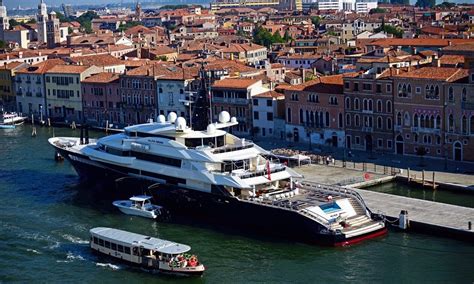 Μυστήριο με πολυτελές γιοτ αγνώστου ιδιοκτήτη στην Καραϊβική Γιατί το