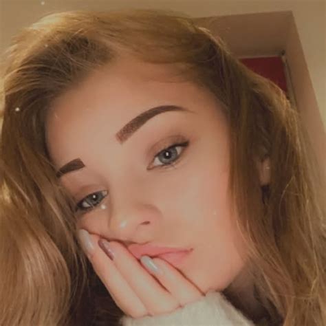 Holly Cavell Hollymegan On Threads