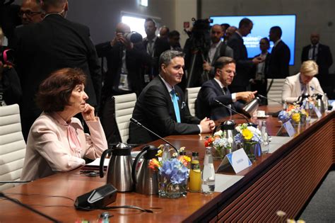 Претседателката Сиљановска Давкова се обрати на главниот панел на Конференцијата за обнова на