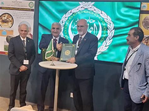 وزير الزراعة يوقع اتفاقية مع أكساد لفتح مكتب للمركز في فلسطين