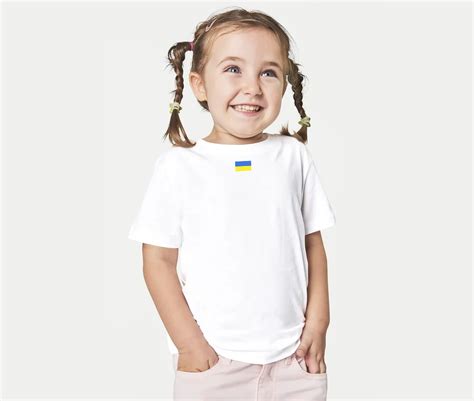 Патріотична футболка прапор України синьо жовтий стяг України по центру патріотичні футболки