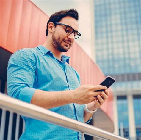 想给多个微信好友发送同样的消息，该怎么办？视频相片头条