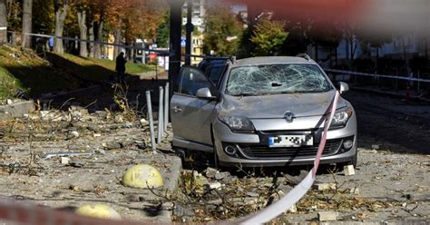 У Києві уламки ракет пошкодили будинок автомобіль та електромережі Новини Bigmir Net