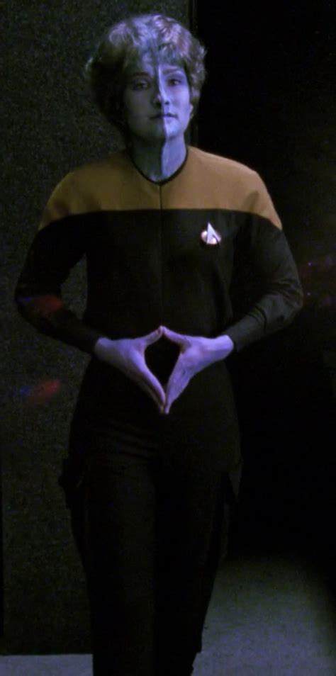 Why Didnt The Voyager Crew Have Tng Uniforms Page 3 The Trek Bbs