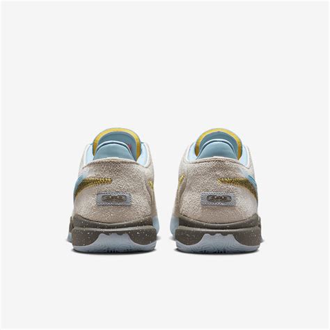 SNEAKERS ID