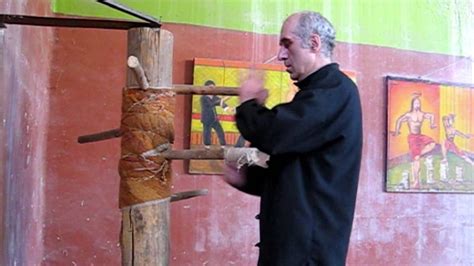 Shaolin Wooden Dummy Training შაოლინის ხის მანიკენზე მუშაობა Youtube