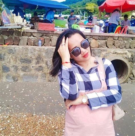 រឿង មនុស្សអន់ចរិក រឿងព្រេងខ្មែរ Facebook