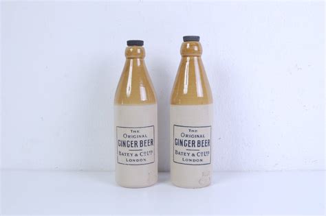 Glasiertes Steingut Flaschen Set 1931 8er Set Bei Pamono Kaufen