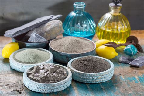 고 대 자연 미네랄 스킨케어 스파 트리 트 먼 트 얼굴 마스크를 사용 하는 점토의 종류 회색 검정 녹색 및 파랑 진흙 클로즈업 고대의에 대한 스톡 사진 및 기타 이미지