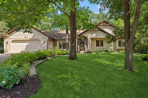 14991 Williamsburg Ct Eden Prairie Mn 55347 See Est Value Schools