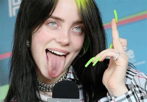 Billie Eilish And Her Long Tongue 👀 Scrolller