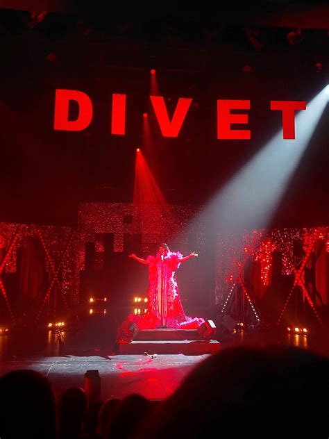 Divet Show Sex Drag And Rocknroll Tulee Kuopioon Colour Outside