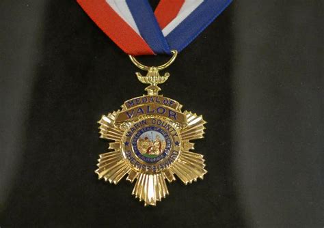Marin Deputy Who Shot ‘cotton Ball Bandit Wins Medal Of Valor The