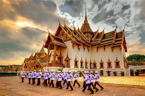 พระที่นั่งดุสิตมหาปราสาท กรุงเทพฯ Unseen Tour Thailand Facebook