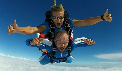 Tandem Skydiving And Skydiving Lessons The Point Coolum