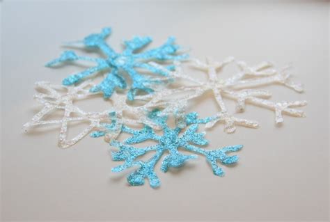 DIY Snowflakes Craft Using Glittered Glue A Cowbabe S Wife
