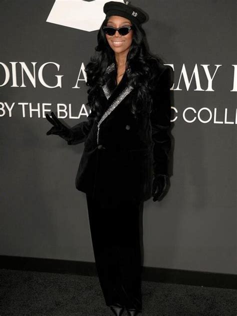 Brandy Beams On Recording Academy Honors Red Carpet Ahead Of Accepting