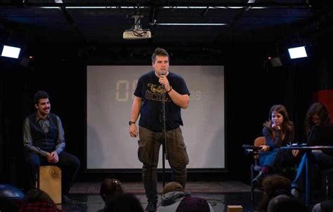 „Üssön és Hasson” Tóth Marci Versírás Mellett Slam Poetry és Stand Up