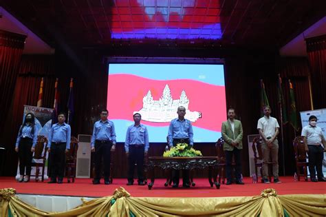 សិក្ខាសាលាស្តីពី៖ “ទឹកស្អាត អនាម័យ និងការសម្អាត” សាកលវិទ្យាល័យជាតិបាត់ដំបង