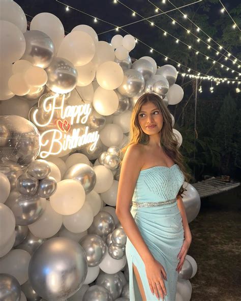 Riya Singhal Riyaasinghal • Instagram Photos And Videos