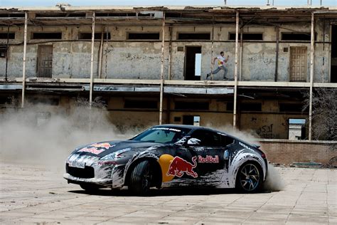 Drift Racer Abdo Feghali Gegen Freerunner In Failaka