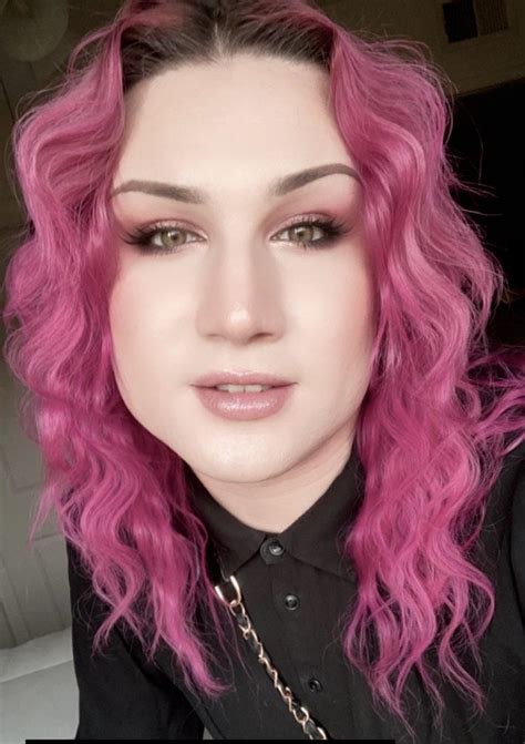 This Year Ive Fully Embraced My Feminine Amab Non Binary Self Started