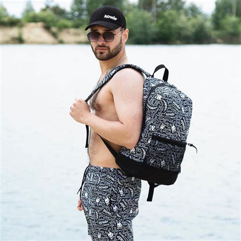 Рюкзак пляжні шорти кепка — ціна 1294 грн у каталозі Інші речі Купити чоловічі речі за