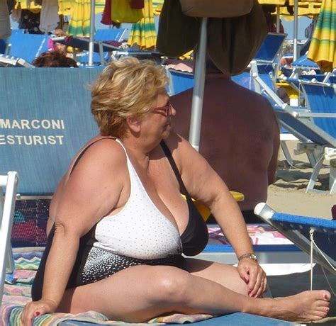 Chubby Granny Swimsuit 👙 2 Roldhugetits