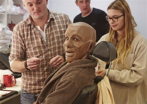 Pictures Of Lara Phillips