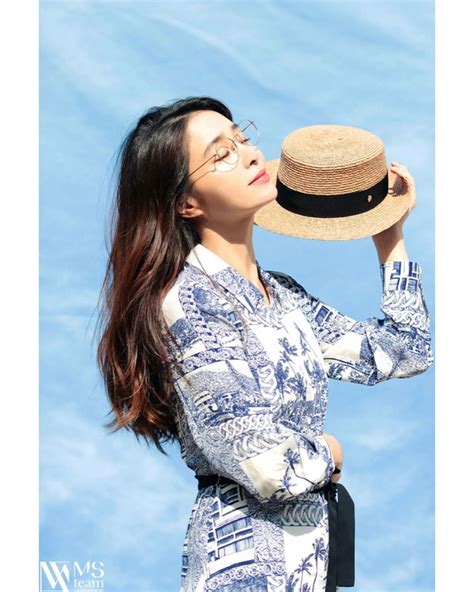 좋아요 331개 댓글 5개 Instagram의 이민정 Lee Min Jung Fanonlyminjung님 카프레라 화보 비하인드컷💙 이민정