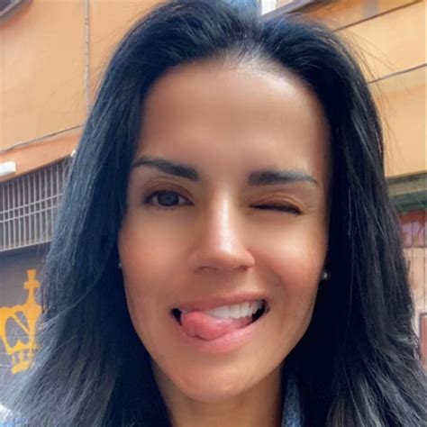 Carolina Thom On Reels