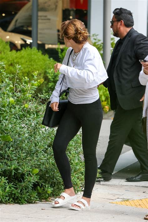 The Best Emma Watson Feet Pictures 🤩