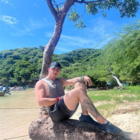 Andrewgondu Cam Model Free Live Sex Show And Chat Stripchat