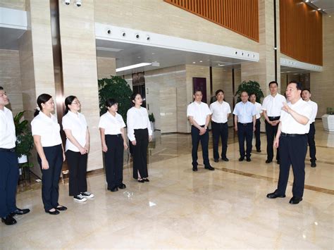 王浩赴省属企业宣讲党的二十届三中全会精神并调研