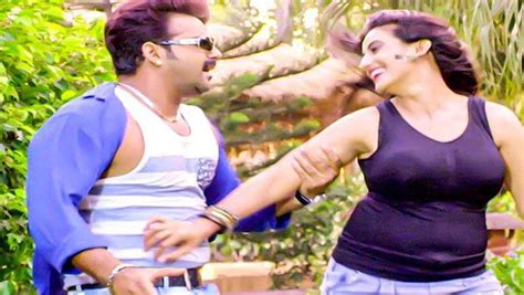 Sex Clip वाली अक्षरा सिंह हैं मानती नहीं पवन सिंह के साथ वायरल हुआ