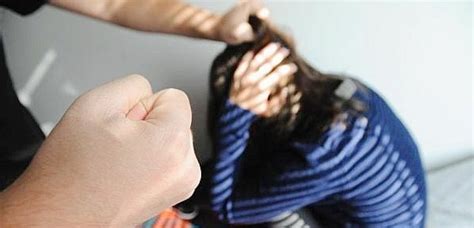 Cherbourg En Cotentin Il Violente Et Menace De Mort Sa Femme Je