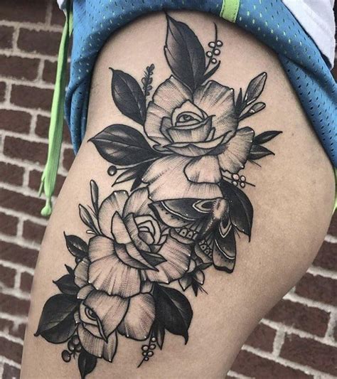 纹身图案花朵 女生大腿上黑灰的花朵纹身图片 儿童画简笔画图片 哇图网