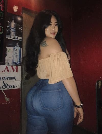 Post [697844693536522240] Tight Jeans Tumbex