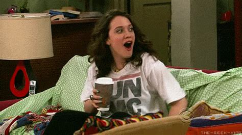 2 Broke Girls The Geek King Gif WiffleGif