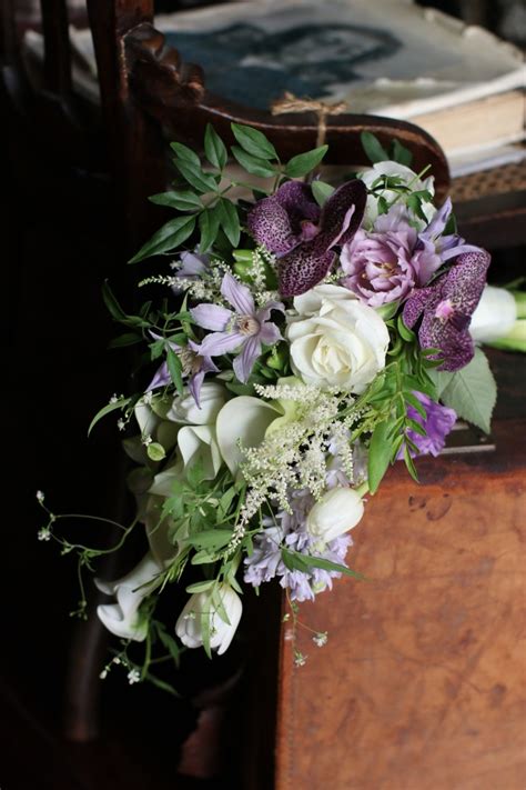 블레스유플라워플로리스트클래스 라인감이 돋보이는 발레리나부케 티어드롭부케 Arm Bouquet 네이버 블로그