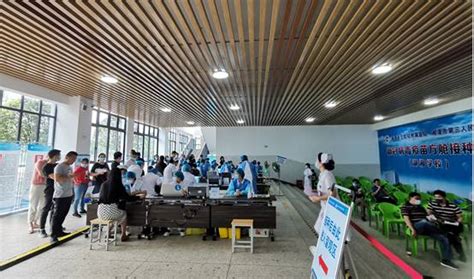 湘潭医卫职院附属医院又一新冠病毒疫苗方舱接种点启用 工作时间为早8点到晚8点中午不休