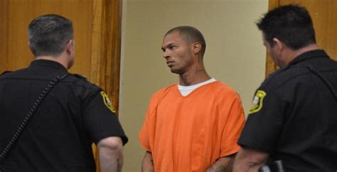 미국 교도소가 죄수들에게 주황색 죄수복을 입히는 이유 오펀 디스커스