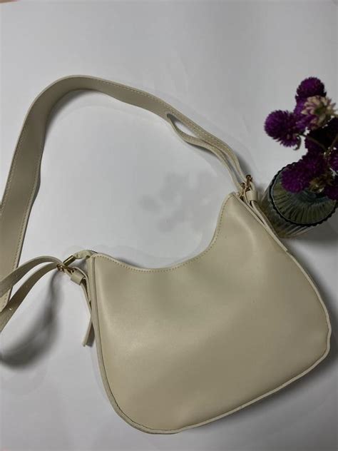 Молочна сумка — ціна 350 грн у каталозі Сумки Купити аксесуари за доступною ціною на Шафі